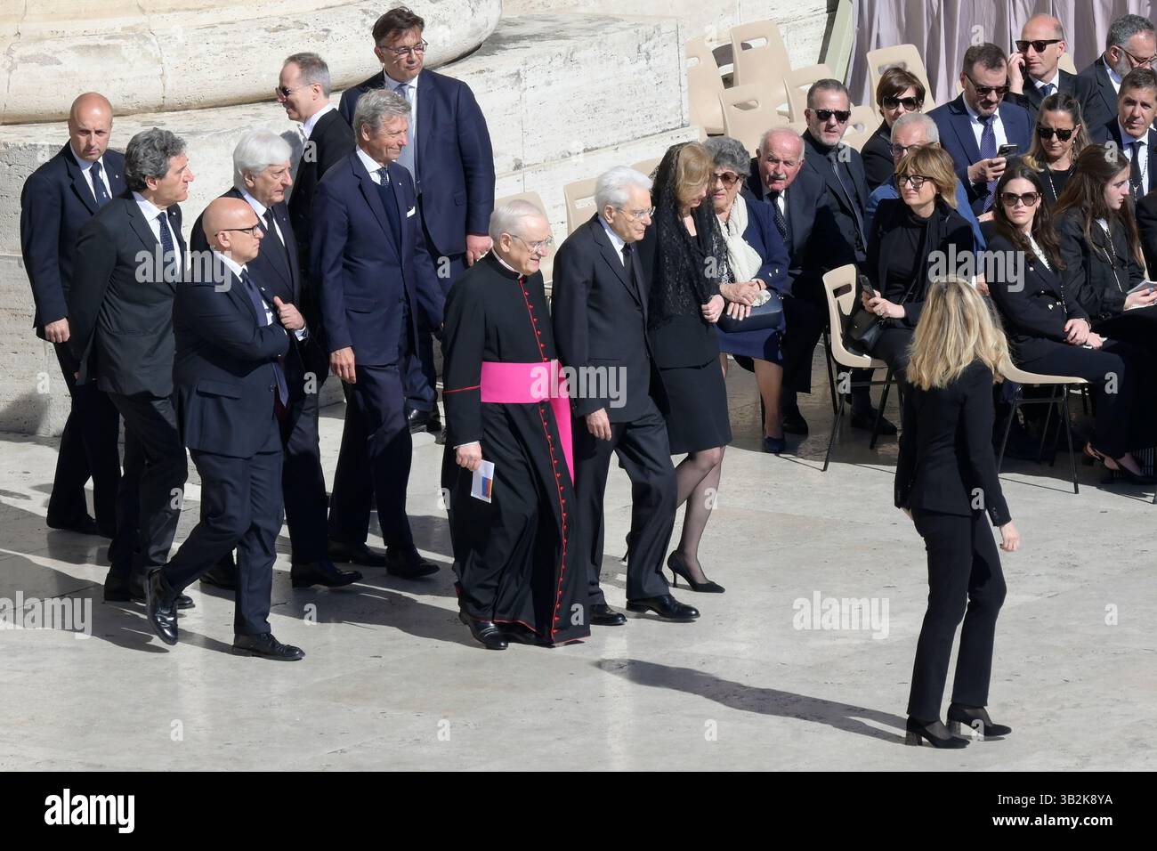 Vatican, Vatican. 26th Apr, 2025. President Sergio Mattarella (l) and ...