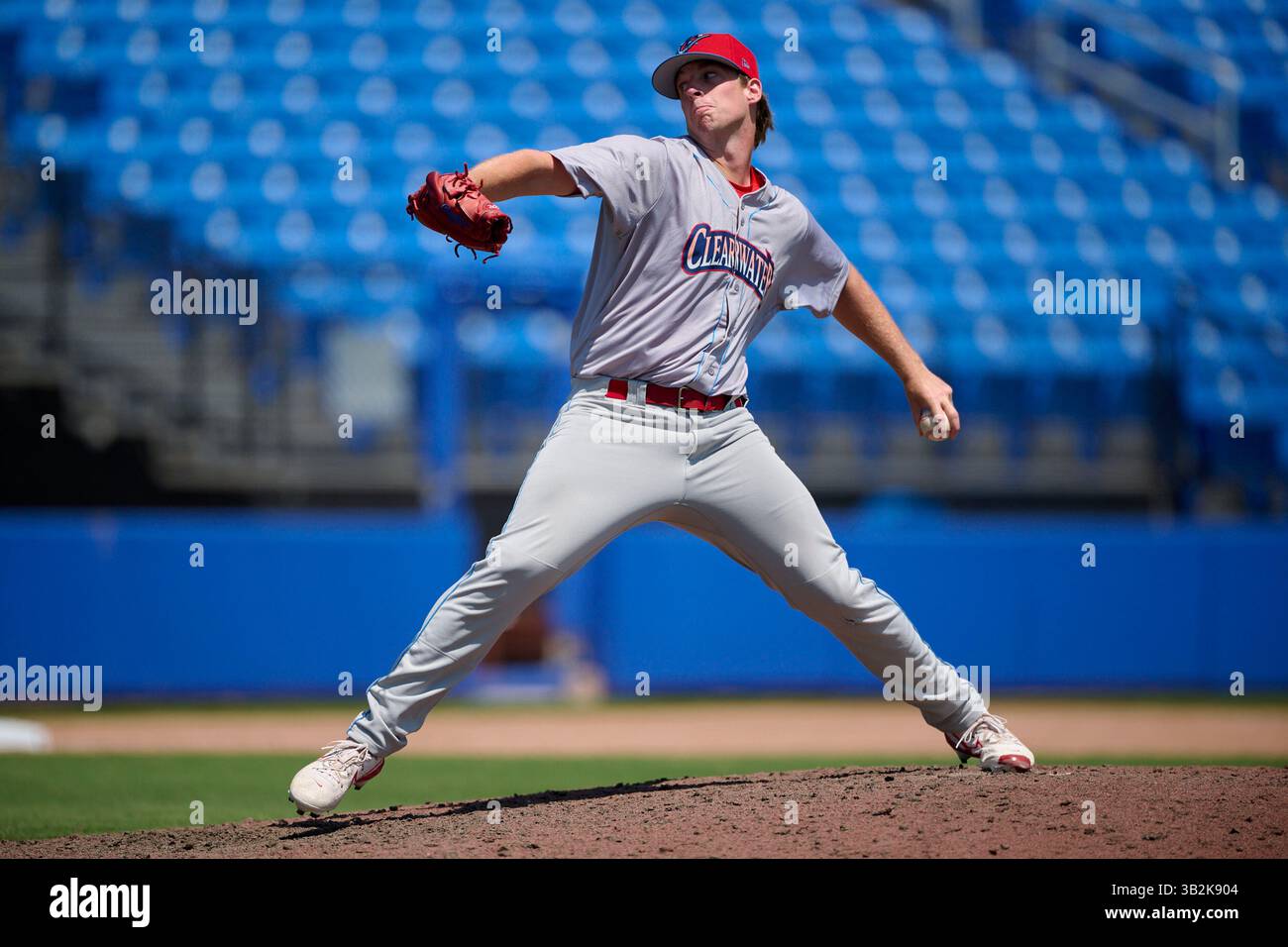 Clearwater Threshers pitcher Erik Ritchie (16) delivers a pitch during ...