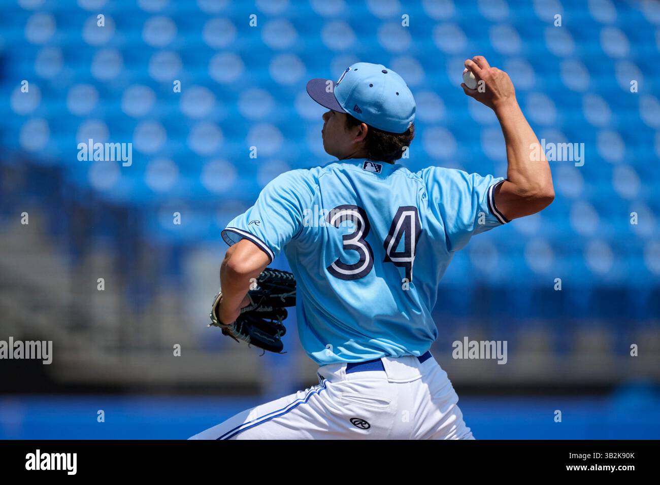 Dunedin Blue Jays pitcher Jack Eshleman (34) delivers a pitch during an ...