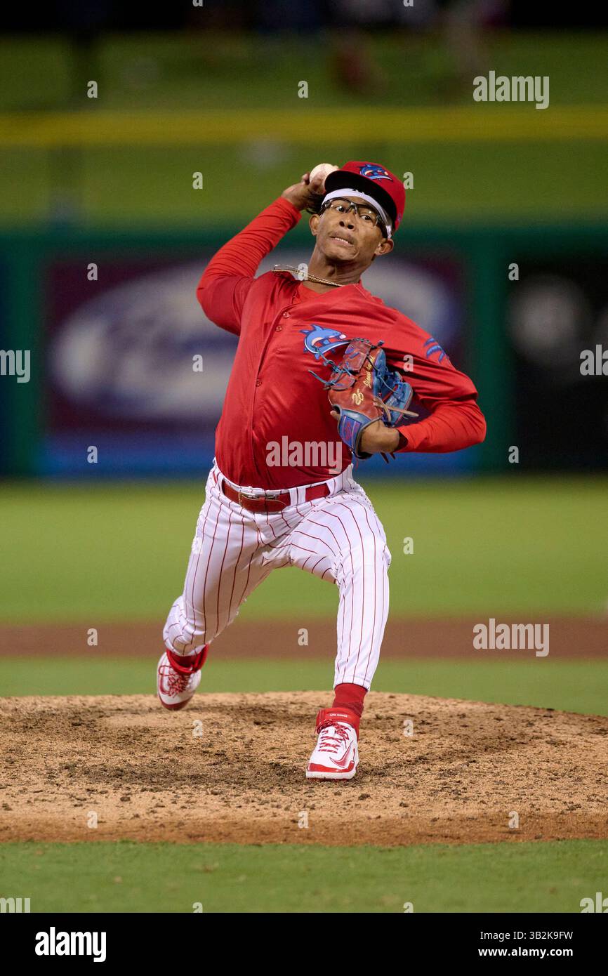Clearwater Threshers pitcher Saul Teran (49) delivers a pitch during an ...