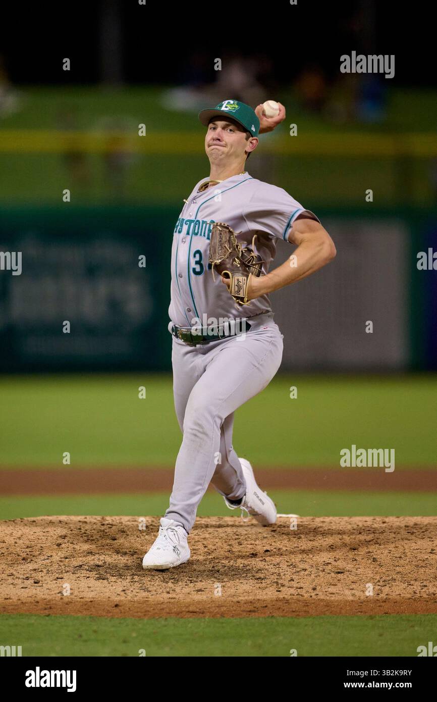 Daytona Tortugas pitcher Drew Pestka (34) delivers a pitch during an ...