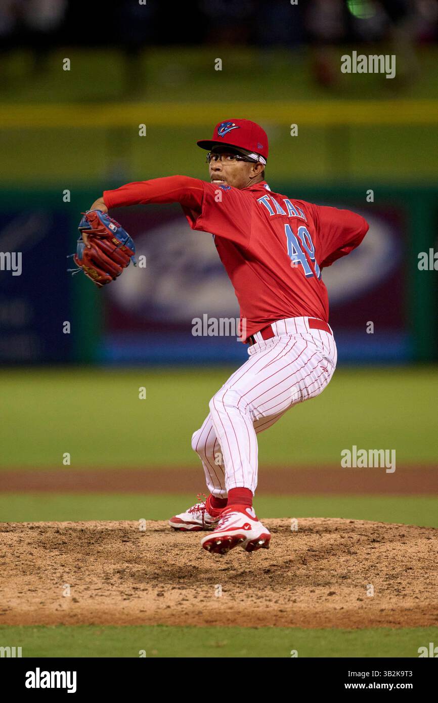 Clearwater Threshers pitcher Saul Teran (49) delivers a pitch during an ...