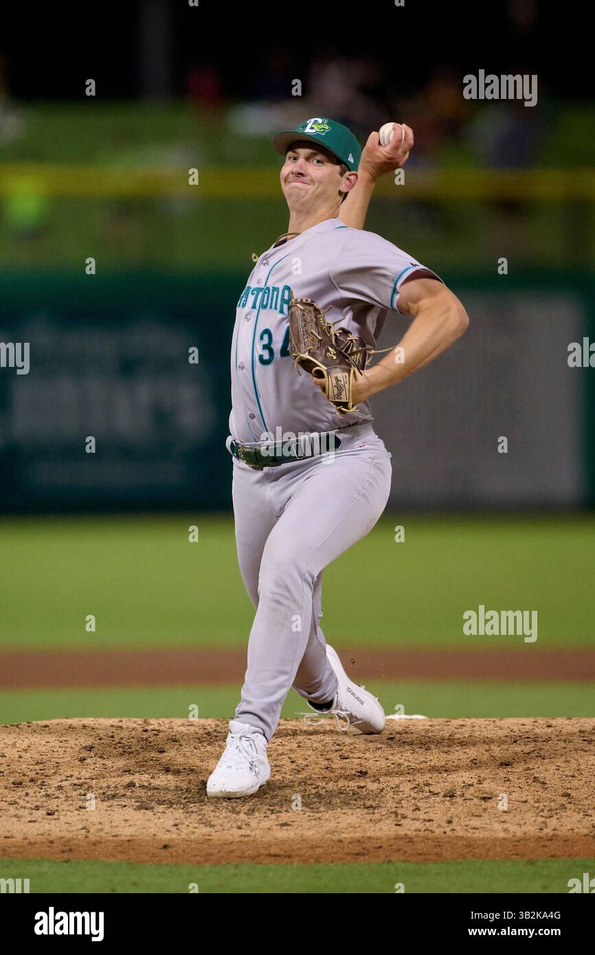Daytona Tortugas pitcher Drew Pestka (34) delivers a pitch during an ...