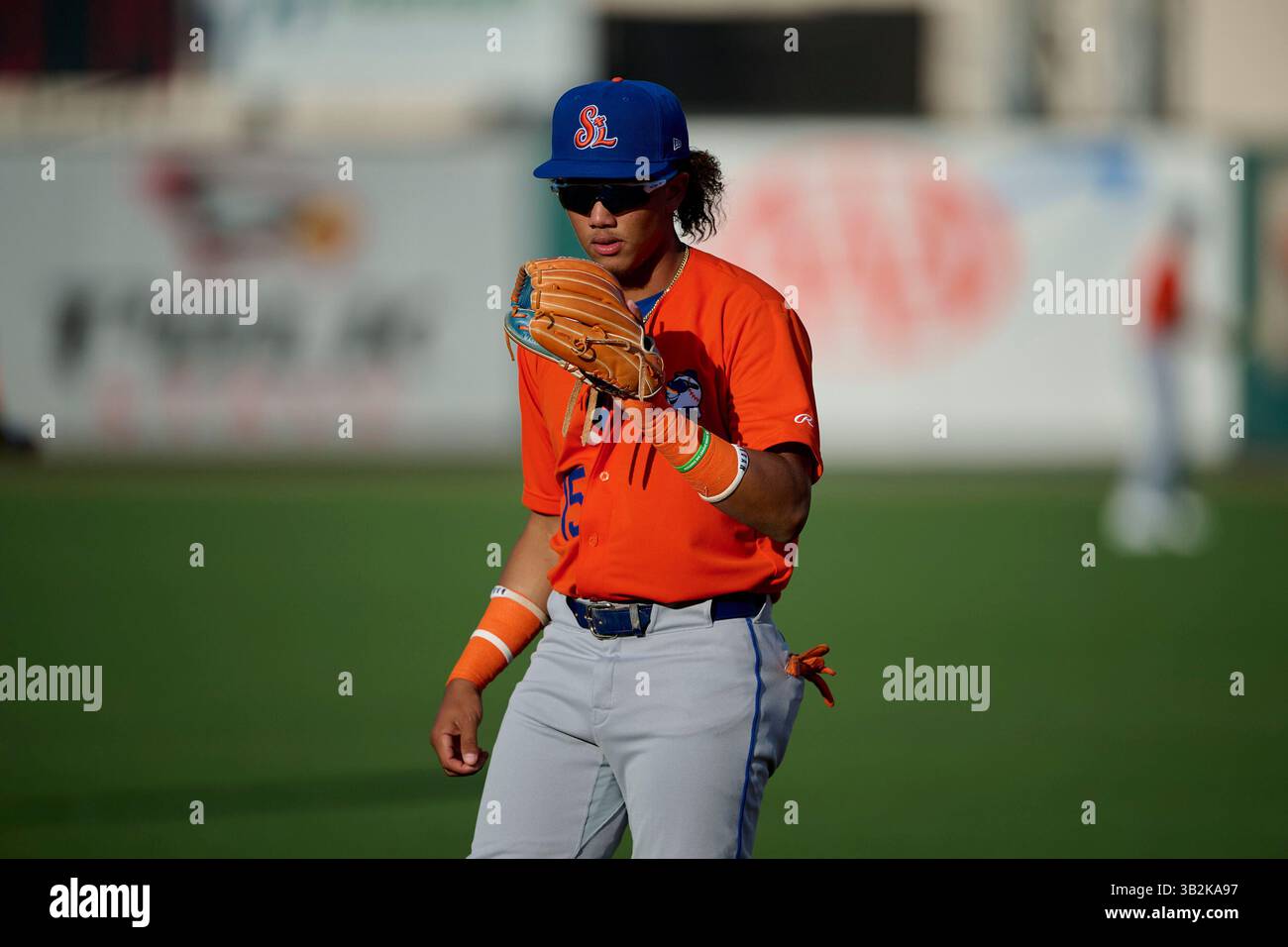 St. Lucie Mets third baseman Jeremy Rodriguez (15) during warmups ...
