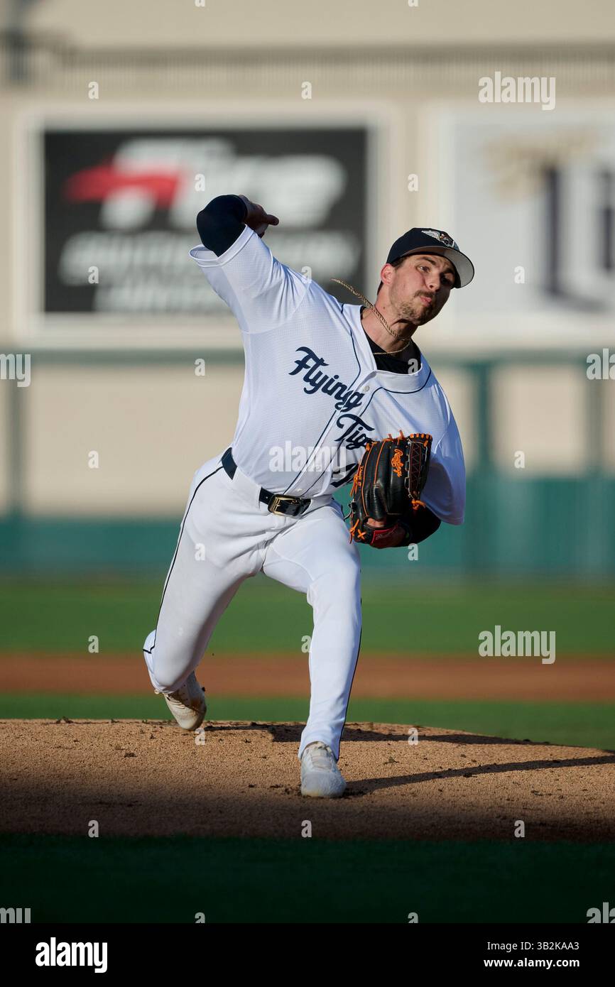 Lakeland Flying Tigers pitcher Ricky Vanasco (40) delivers a pitch ...