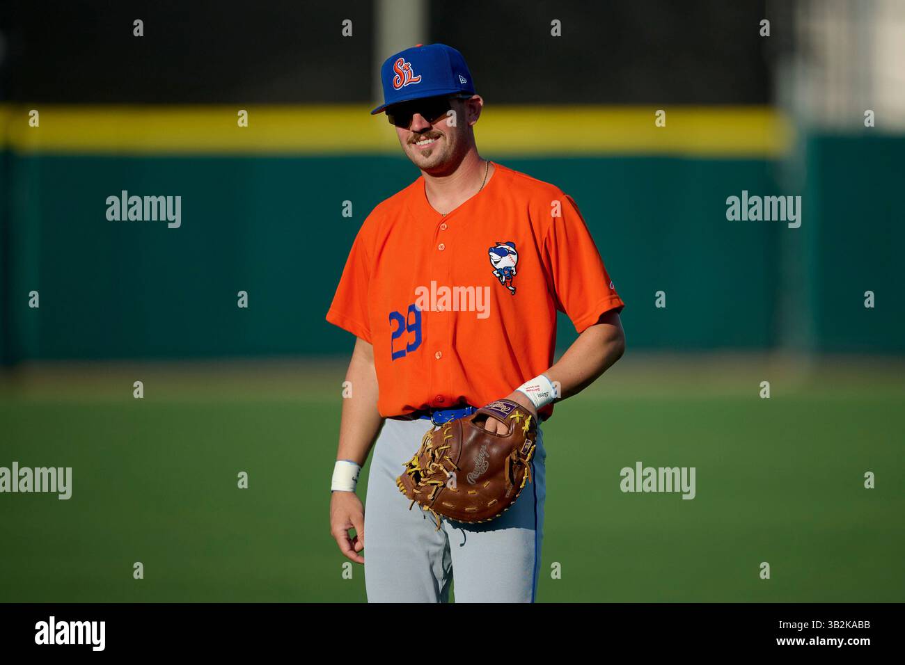 St. Lucie Mets first baseman Trace Willhoite (29) during warmups before ...