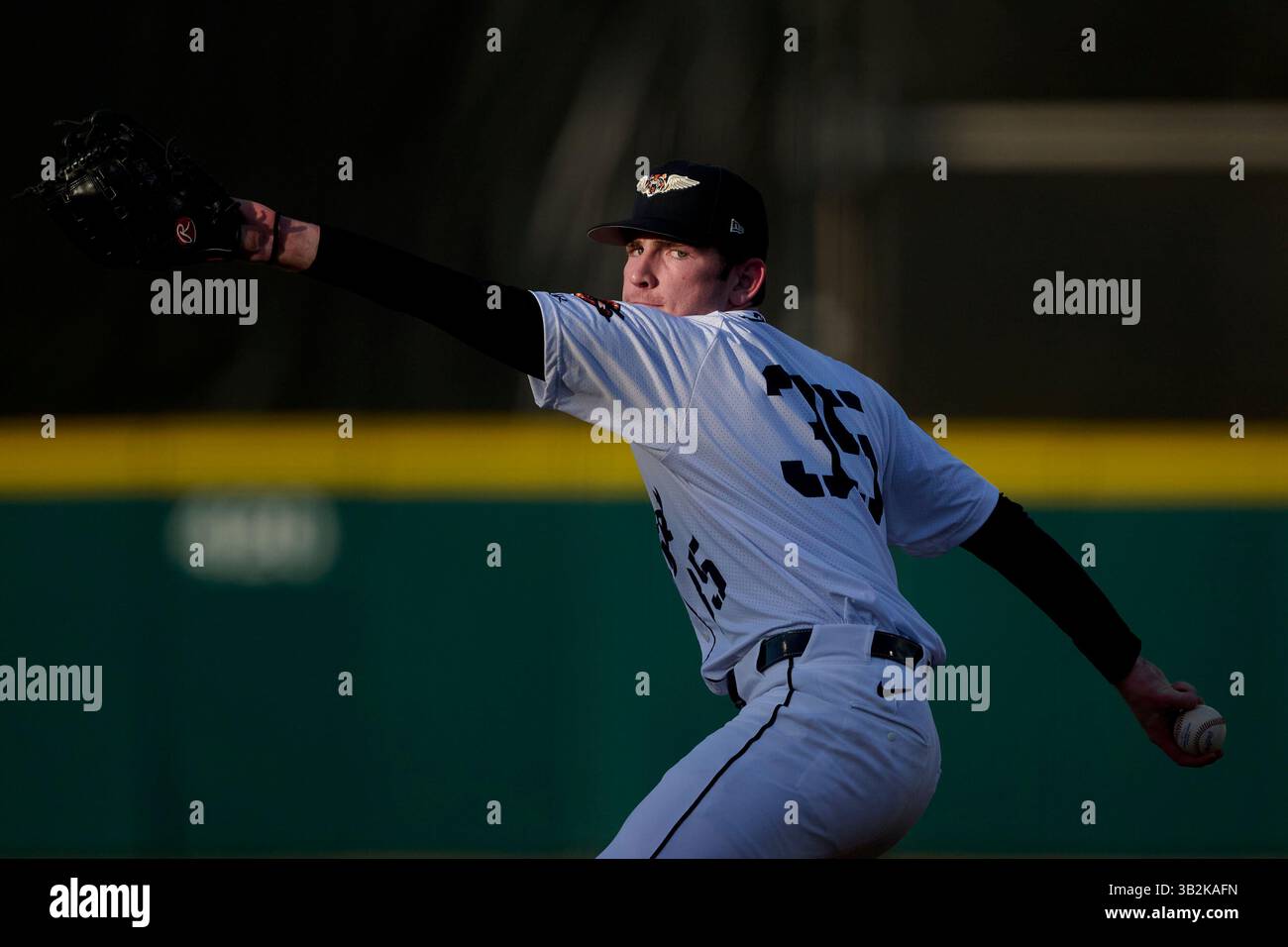 Lakeland Flying Tigers pitcher Owen Hall (35) delivers a pitch during ...