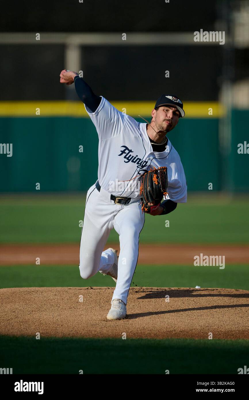 Lakeland Flying Tigers pitcher Ricky Vanasco (40) delivers a pitch ...