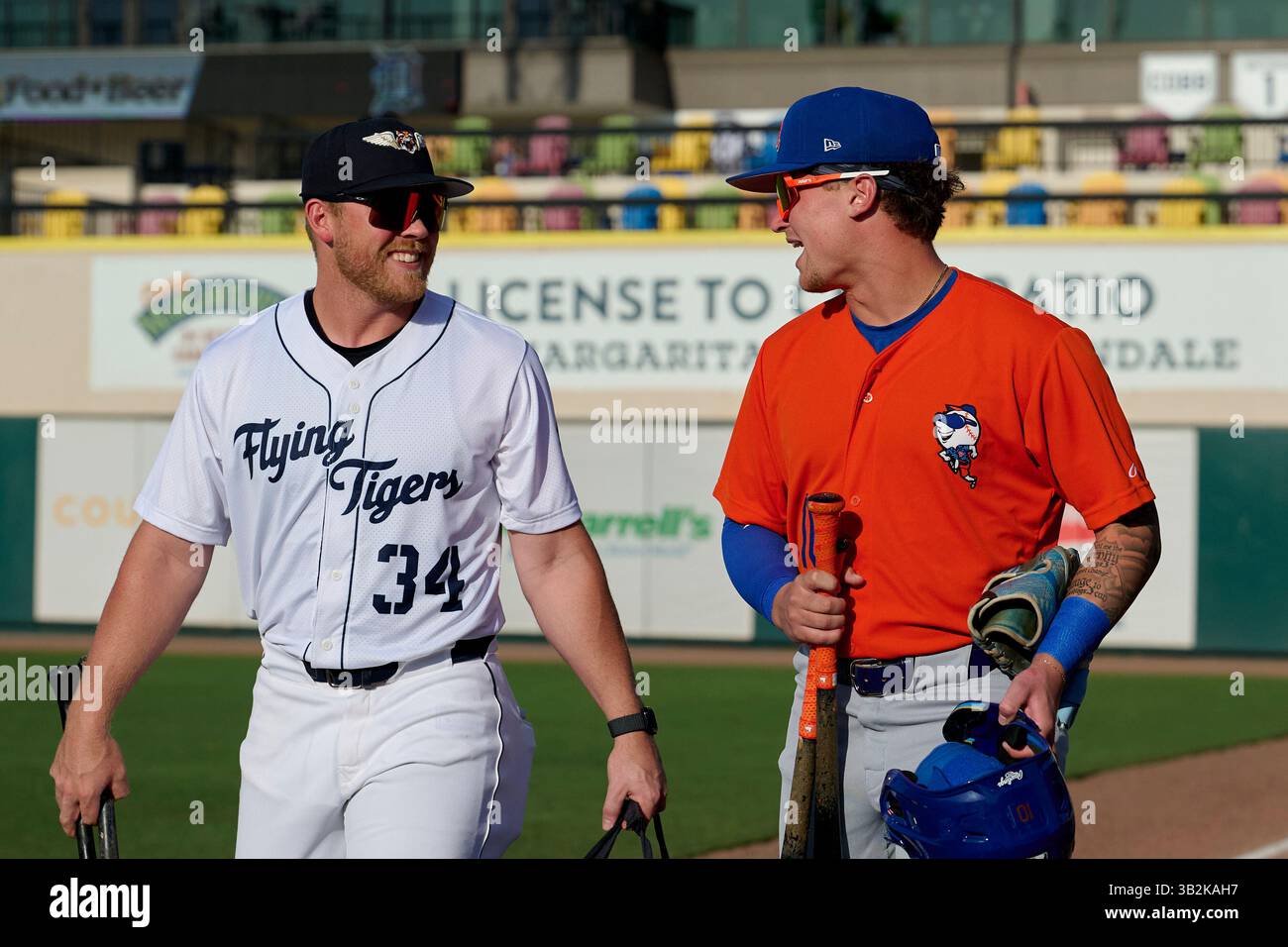 Lakeland Flying Tigers Garrett Pennington (34) and St. Lucie Mets Trey ...