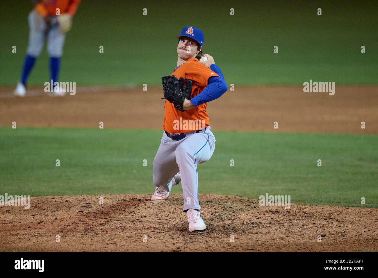 St. Lucie Mets pitcher Hunter Hodges (27) delivers a pitch during an ...