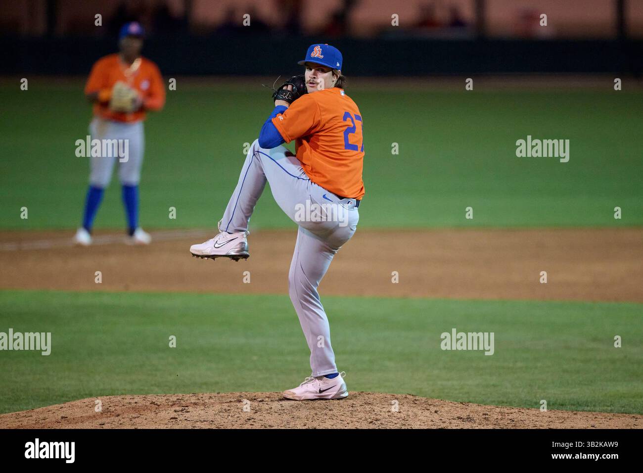 St. Lucie Mets pitcher Hunter Hodges (27) delivers a pitch during an ...