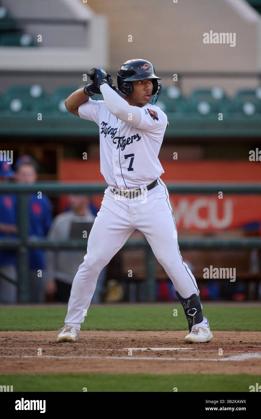 Lakeland Flying Tigers Patrick Lee (7) bats during an MiLB Florida ...