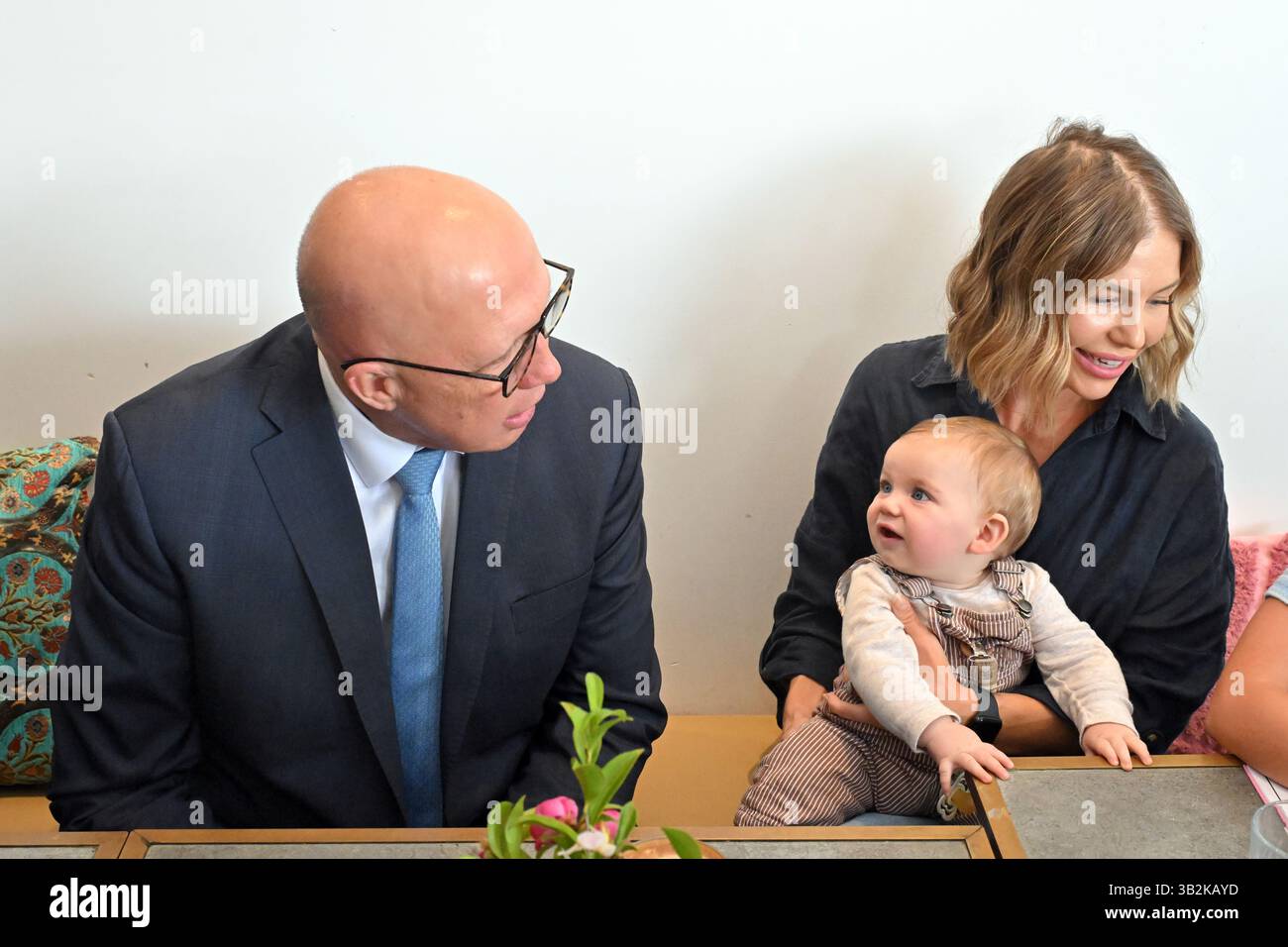 Marks Point, Australia. 28th Apr, 2025. Leader of the Opposition Peter ...