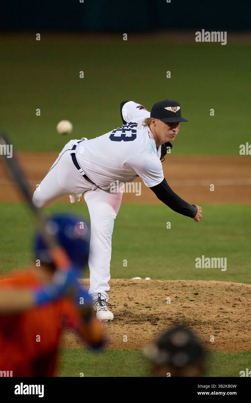 Lakeland Flying Tigers pitcher Luke Stofel (48) delivers a pitch during ...