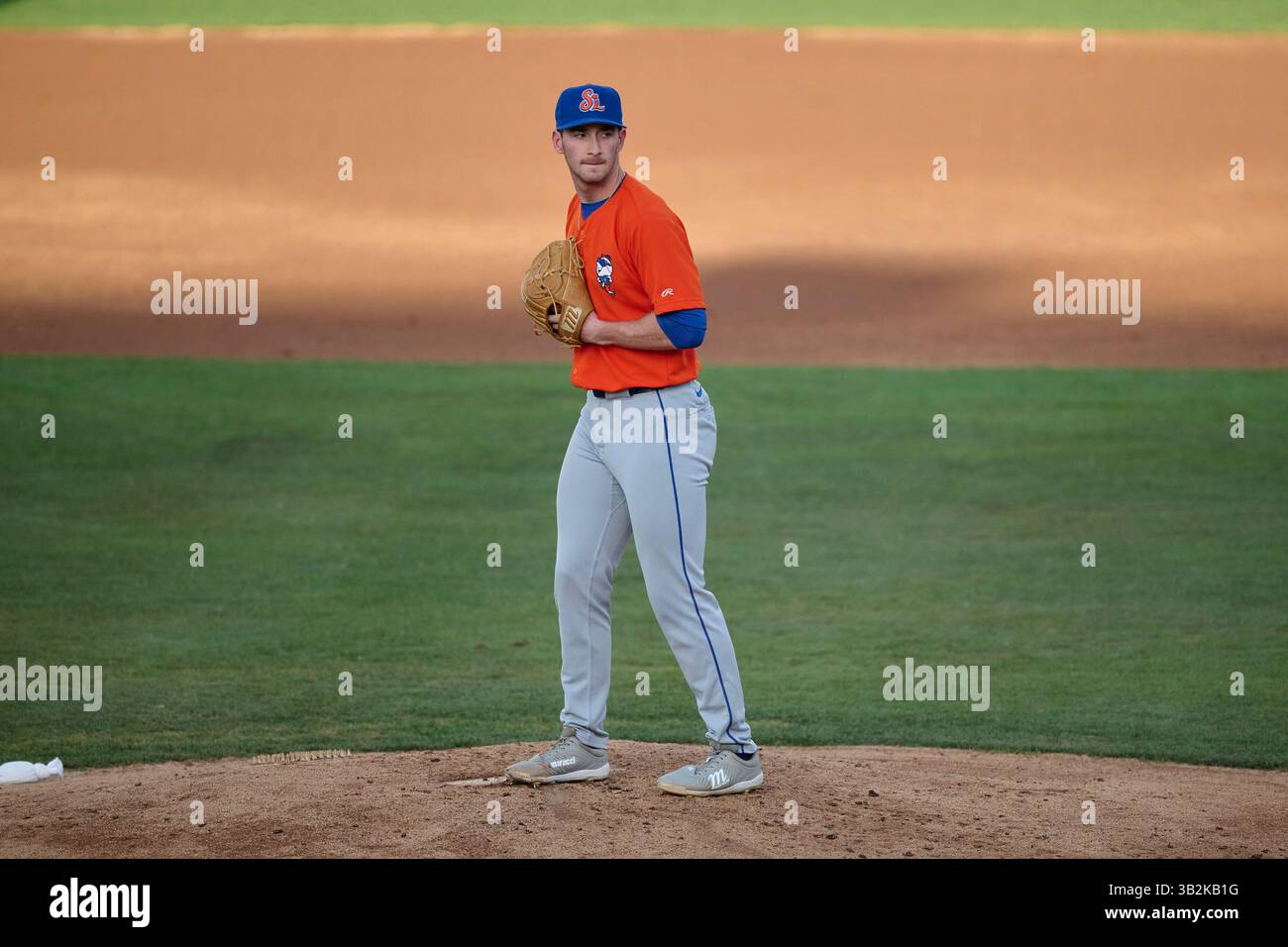 St. Lucie Mets pitcher Nate Dohm (3) gets ready to deliver a pitch ...