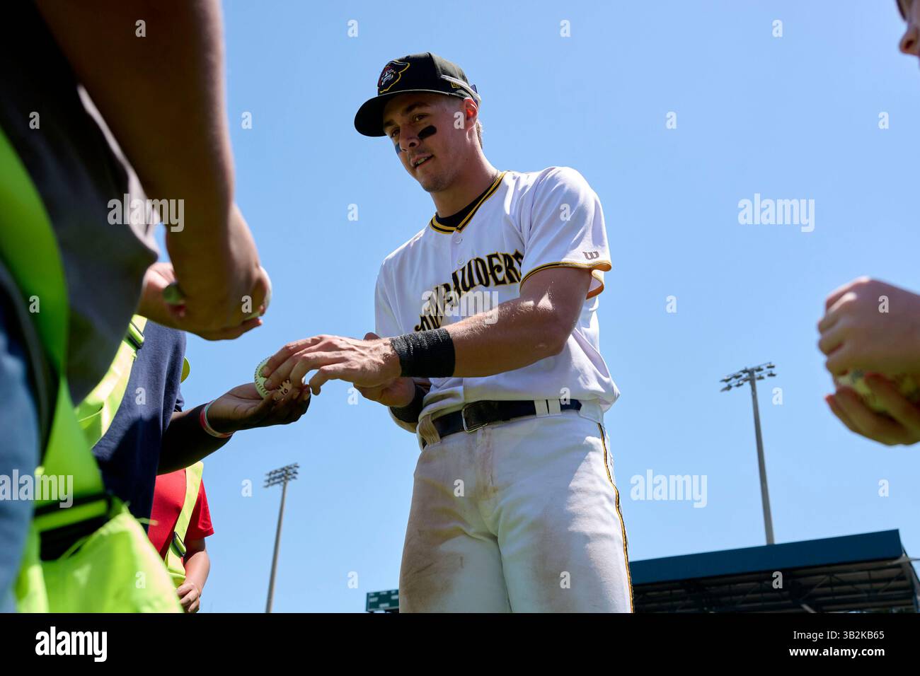 Bradenton Marauders Konnor Griffin (6) signs autographs after an MiLB ...