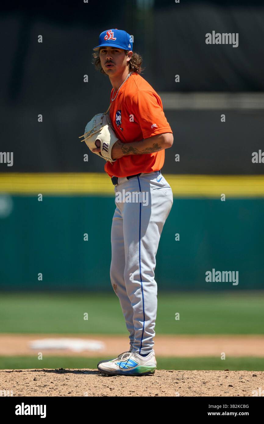 St. Lucie Mets pitcher Will Watson (55) gets ready to deliver a pitch ...