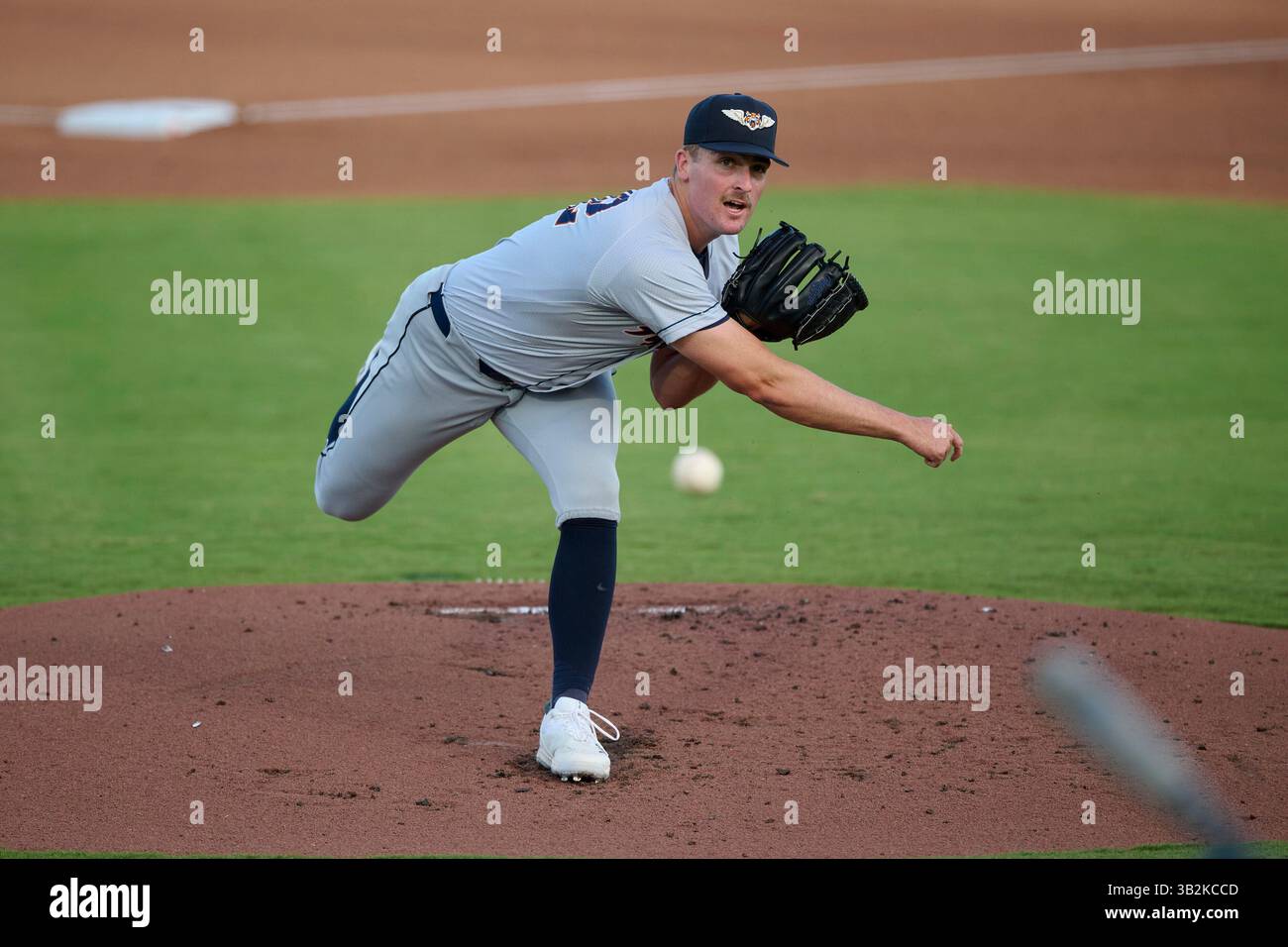 Lakeland Flying Tigers pitcher Josh Randall (32) during an MiLB Florida ...
