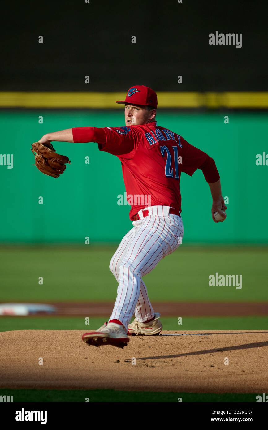 Clearwater Threshers pitcher Sam Highfill (21) delivers a pitch during ...