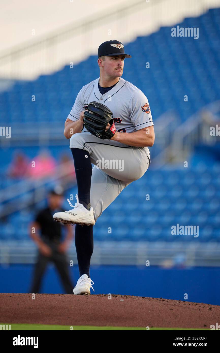 Lakeland Flying Tigers pitcher Josh Randall (32) during an MiLB Florida ...