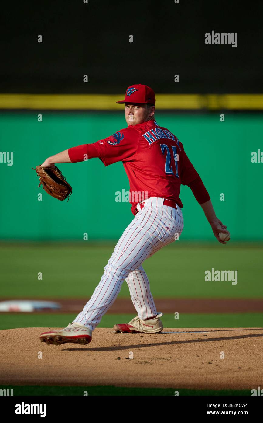 Clearwater Threshers pitcher Sam Highfill (21) delivers a pitch during ...