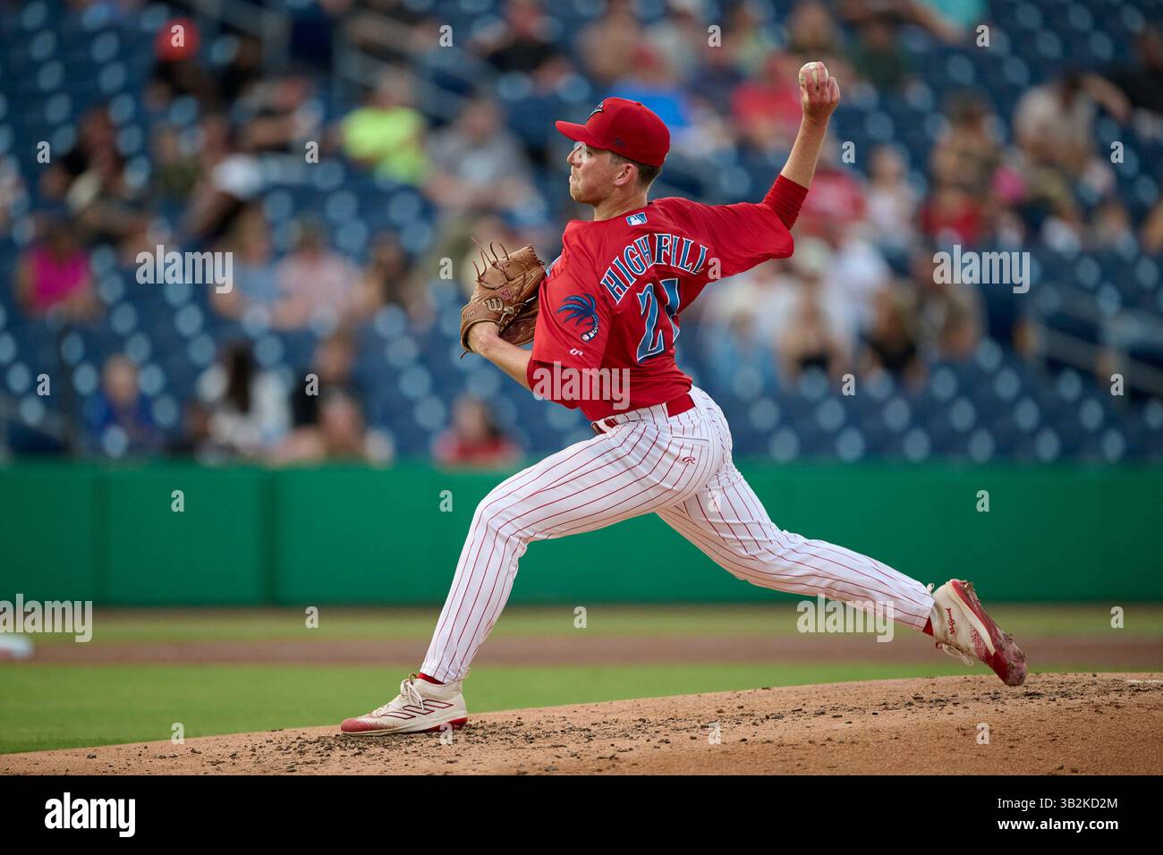 Clearwater Threshers pitcher Sam Highfill (21) delivers a pitch during ...