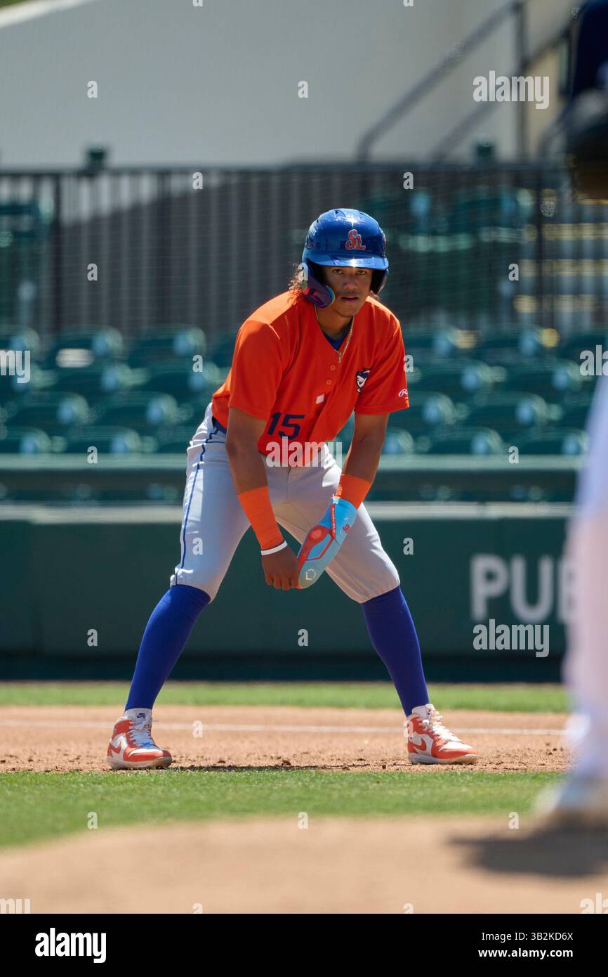 St. Lucie Mets Jeremy Rodriguez (15) leads off first base during an ...