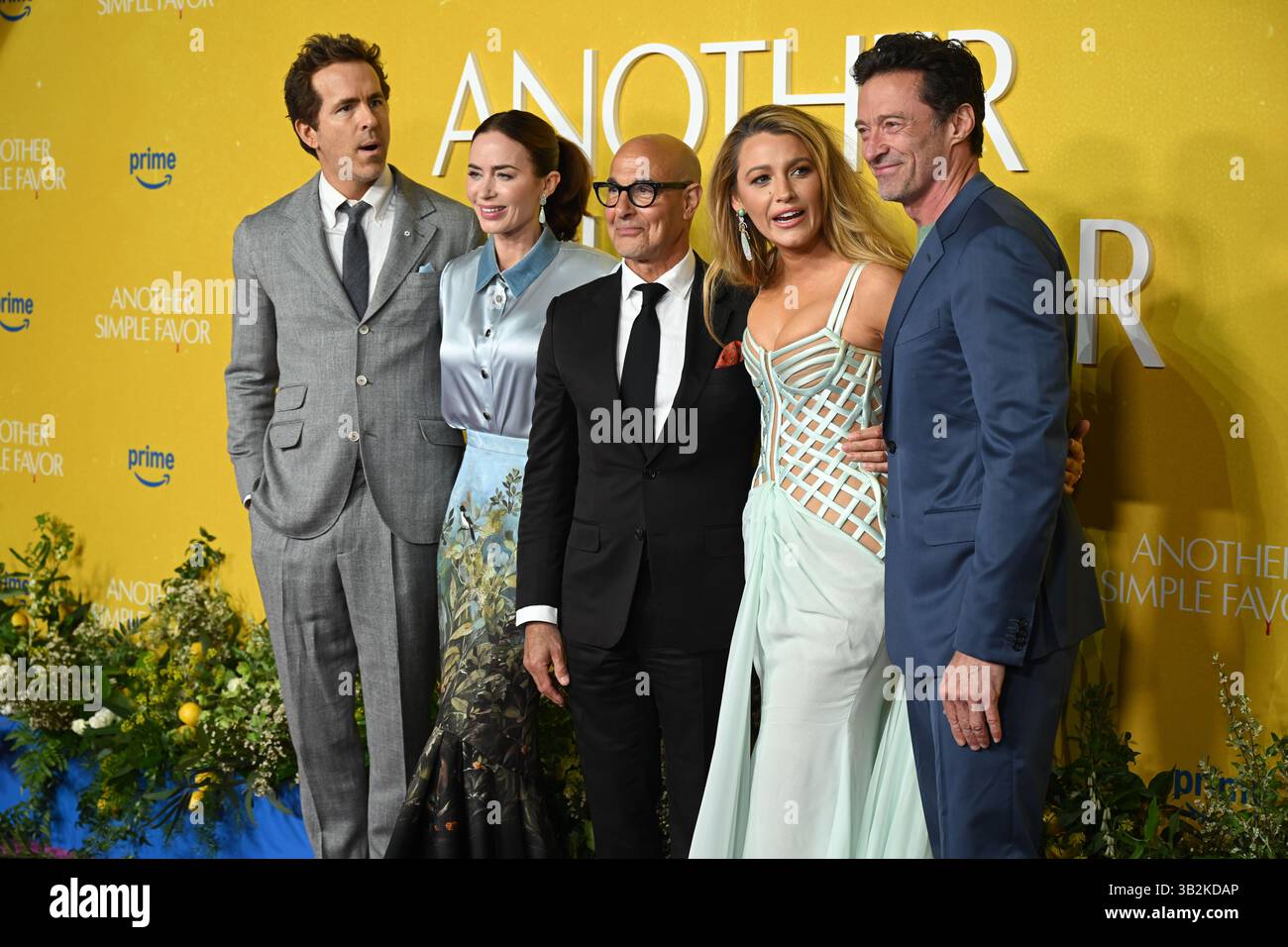 Ryan reynolds emily blunt hi-res stock photography and images - Alamy