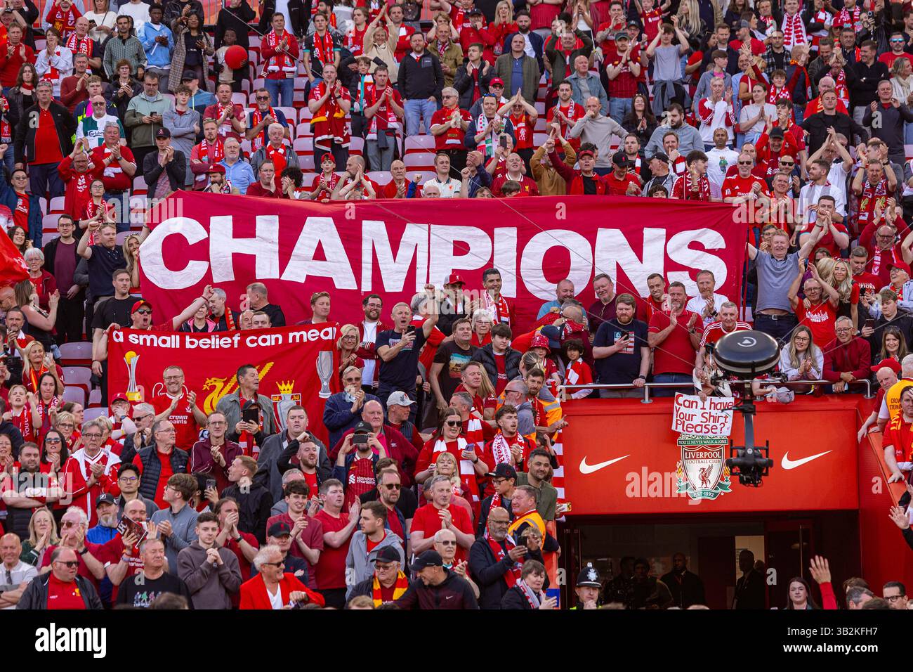 Liverpool tottenham 27 april 2025 hi-res stock photography and images ...