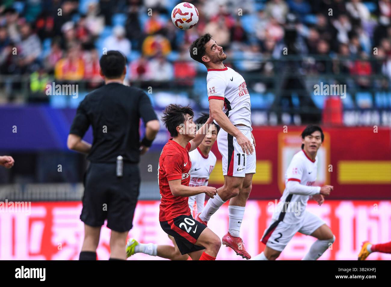 Chengdu Rongcheng Football Club defeated Changchun Yatai Football Club ...