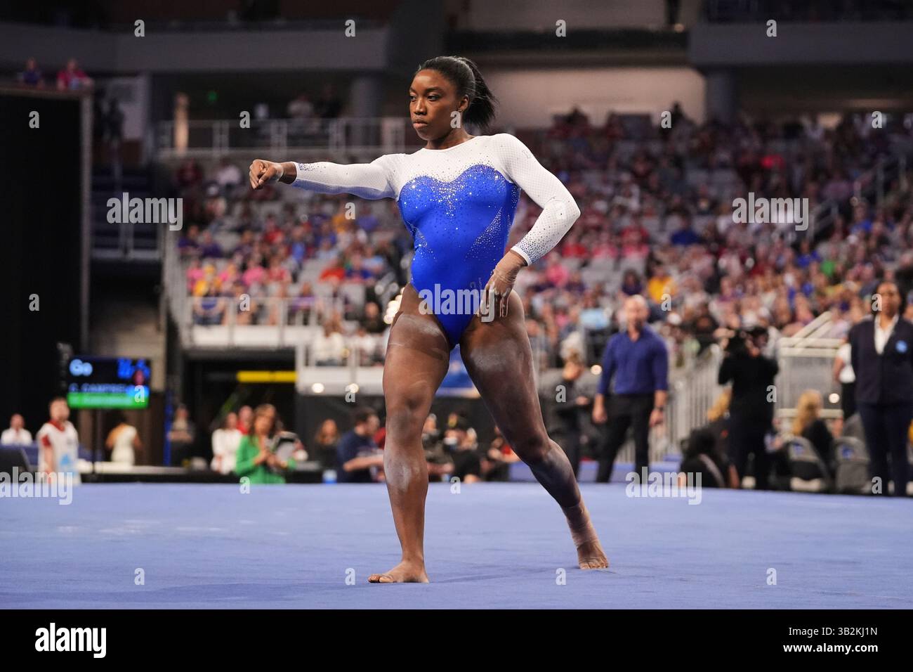 UCLA's Chae Campbell competes on the floor excercise during the NCAA ...