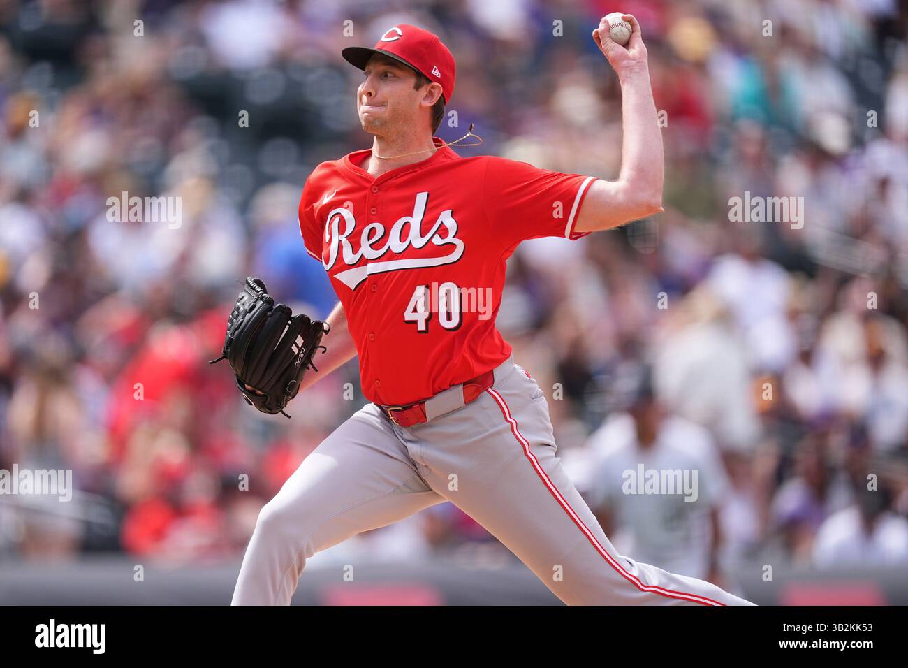 Cincinnati Reds starting pitcher Nick Lodolo (40) in the sixth inning ...
