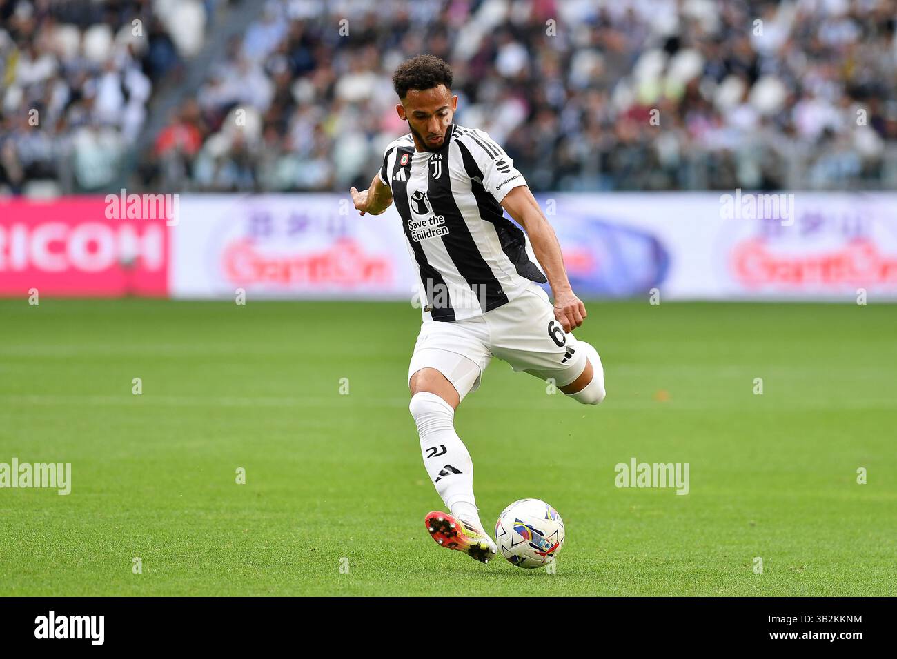 Turin, Italy. 28th Apr, 2025. Lloyd Kelly of Juventus FC during Serie A 2024/25 match between ...
