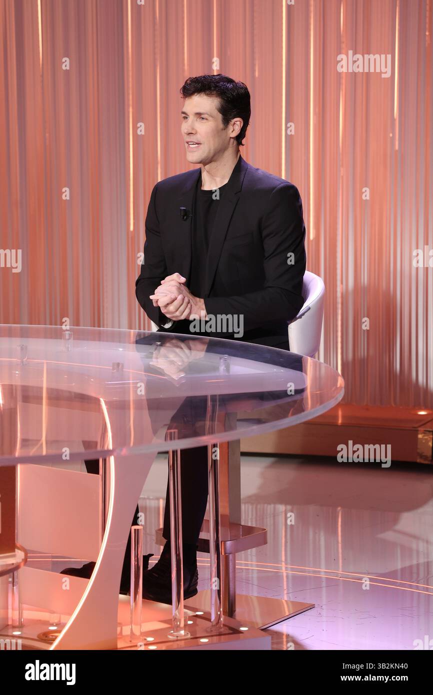 Roberto Bolle Roberto Bolle attends the Italian TV show -Cinque minuti ...