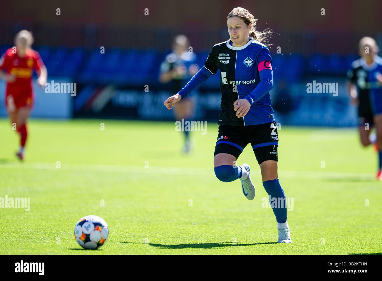 Koge, Denmark. 27th Apr, 2025. Maria Uhre (2) of HB Koge seen in the ...