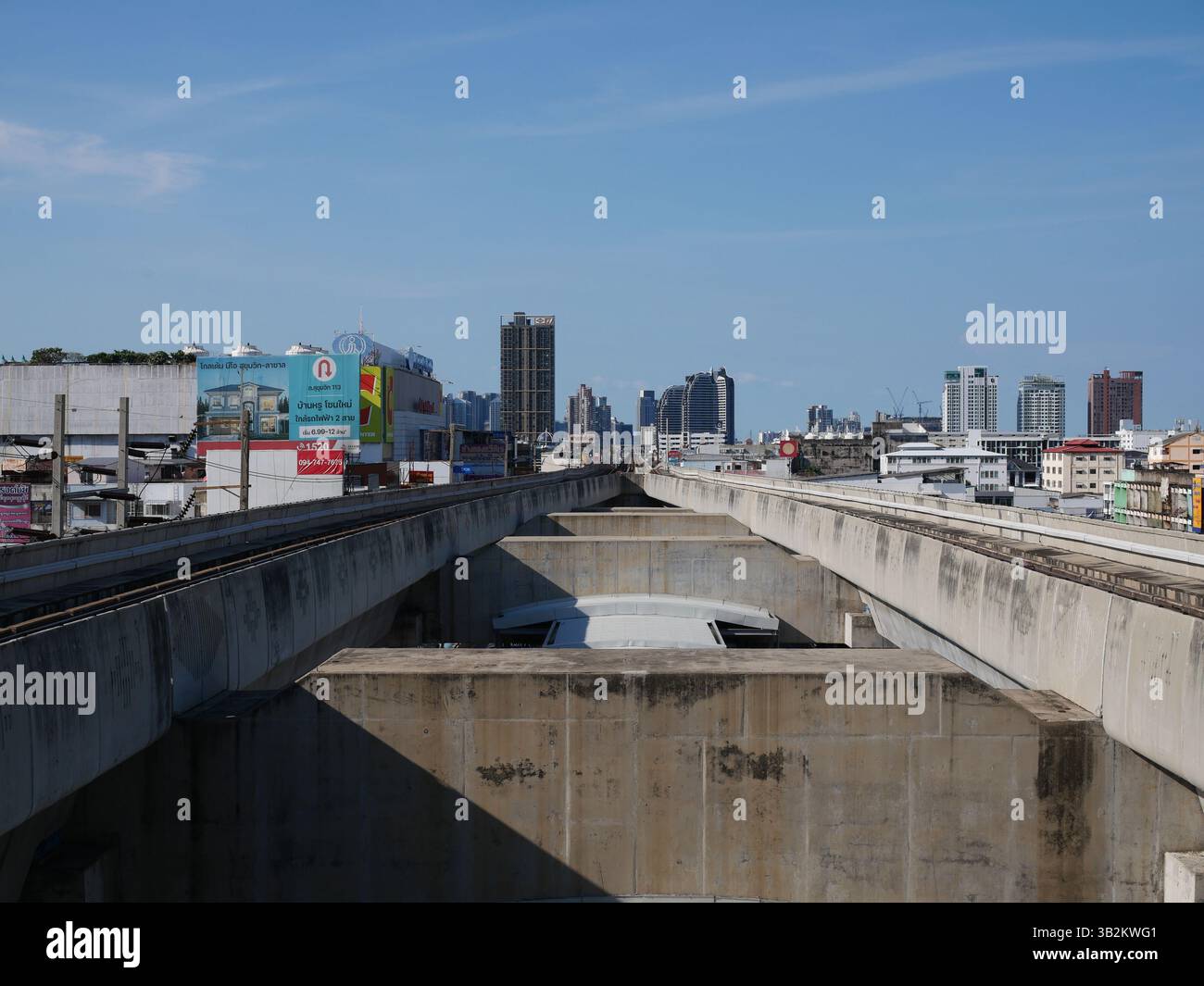 Sukhumvit line platform bts hi-res stock photography and images - Alamy