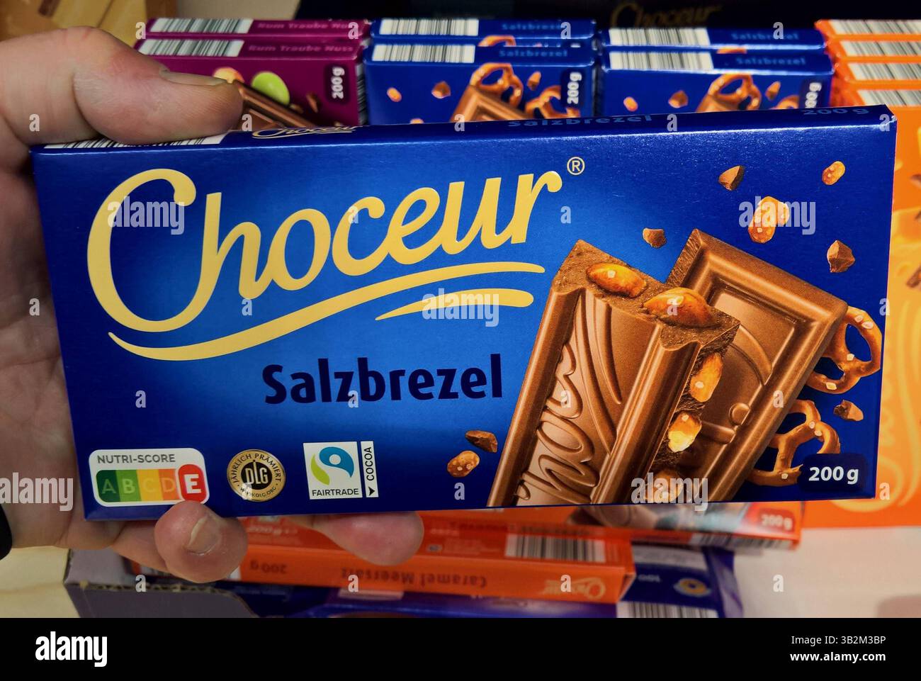 Choceur Salzbrezel Vollmilch Schokolade, 200g Tafel im Sortiment von ...