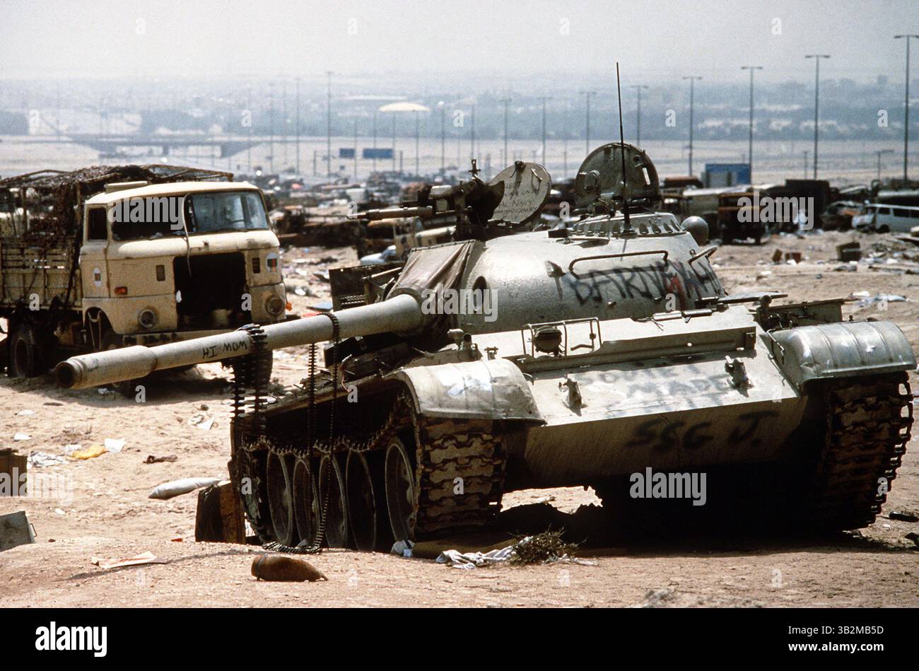 Highway of death gulf war hi-res stock photography and images - Alamy