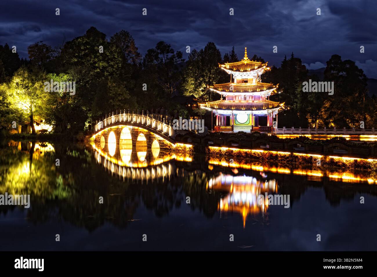 Pagoda, Black Dragon Pool, Lijang, Yunnan, China Stock Photo - Alamy