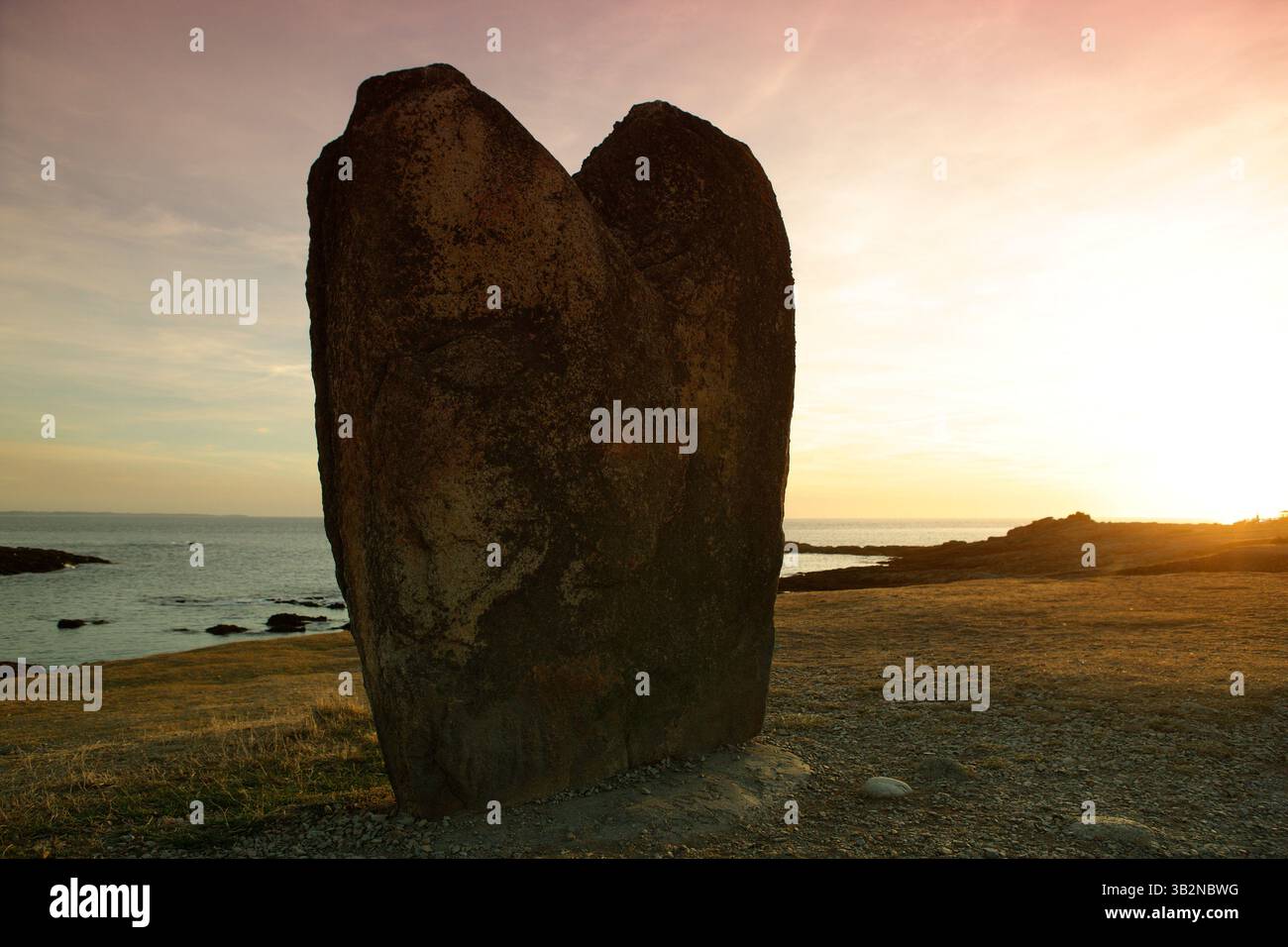 Dolmen in Quiberon. French Brittany Stock Photo - Alamy