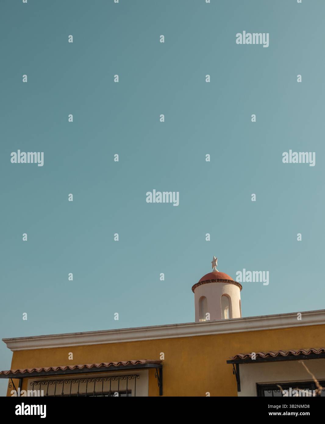 Spanish style roof hi-res stock photography and images - Alamy