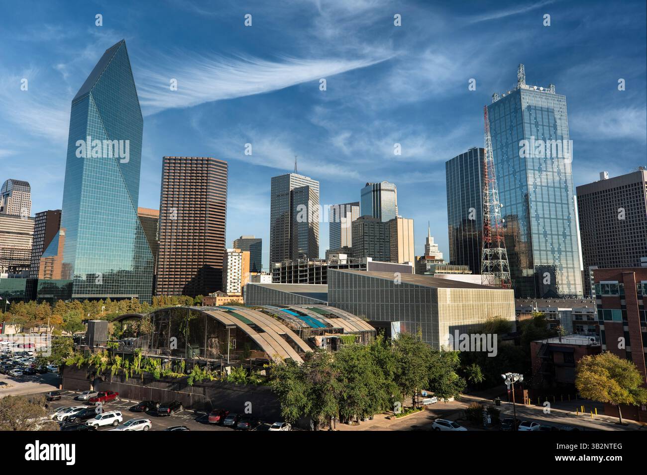 Explore dallas downtown district texas hi-res stock photography and ...