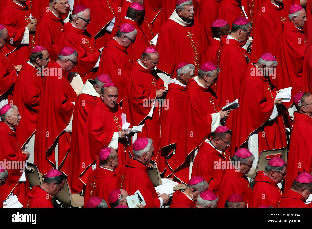 Rome, . 28th Apr, 2025. Vatican City, April 26, 2025: The purple red of ...