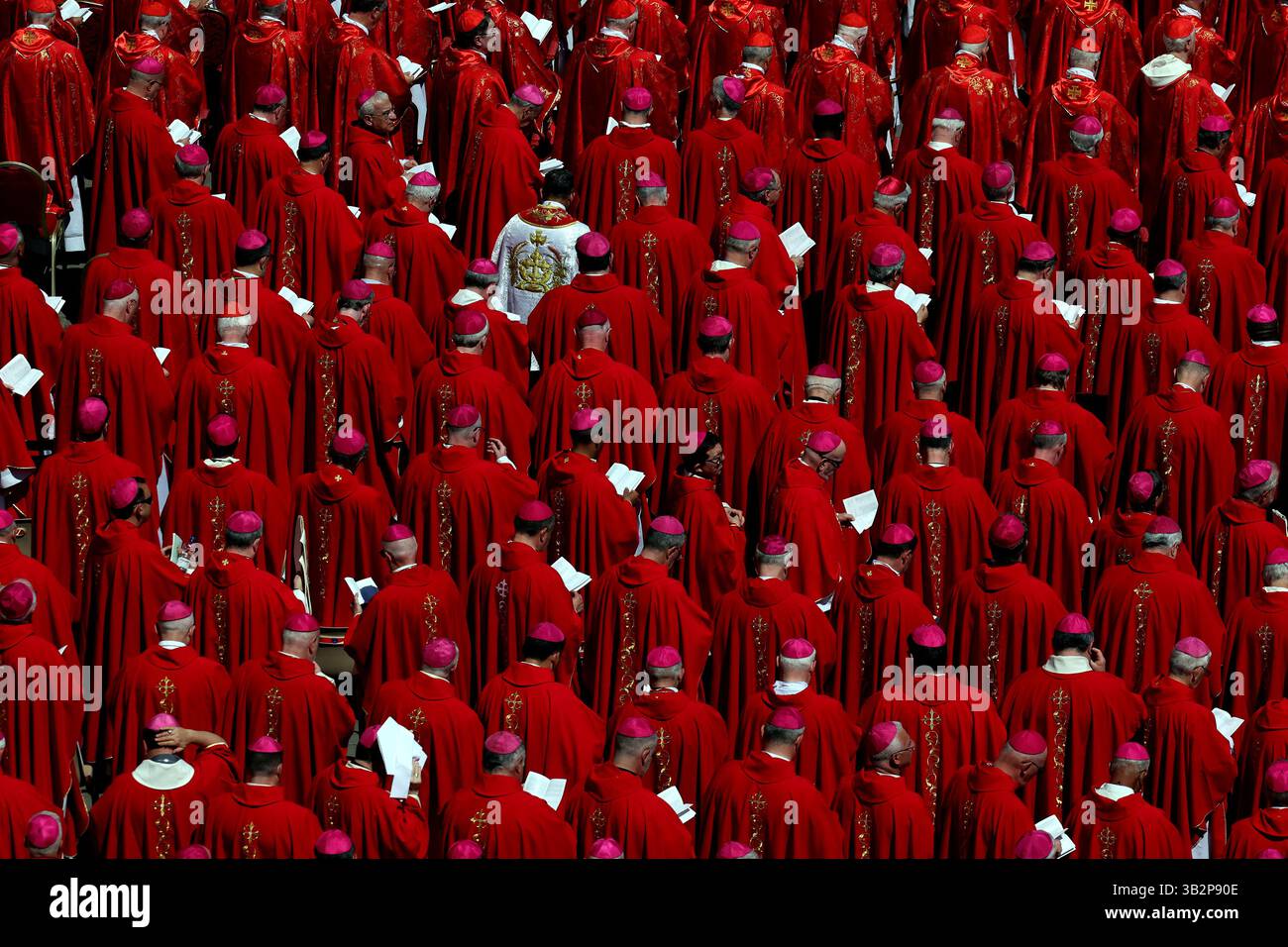 Rome, . 28th Apr, 2025. Vatican City, April 26, 2025: The purple red of ...