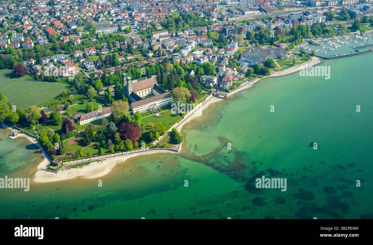 Friedrichshafen, Germany. 28th Apr, 2025. In front of the castle (l ...