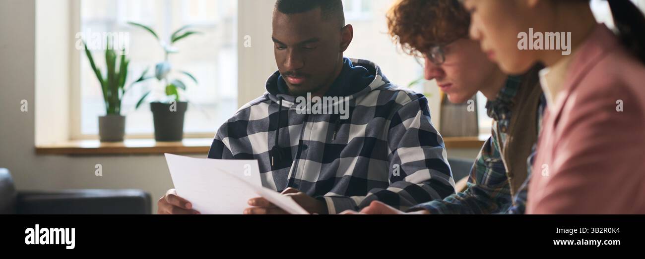Students Studying Foreign Languages in Classroom Stock Photo - Alamy