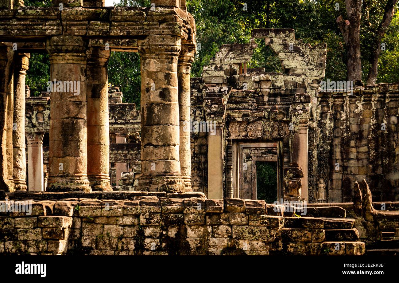 Landscape ancient columns carvings hi-res stock photography and images - Alamy