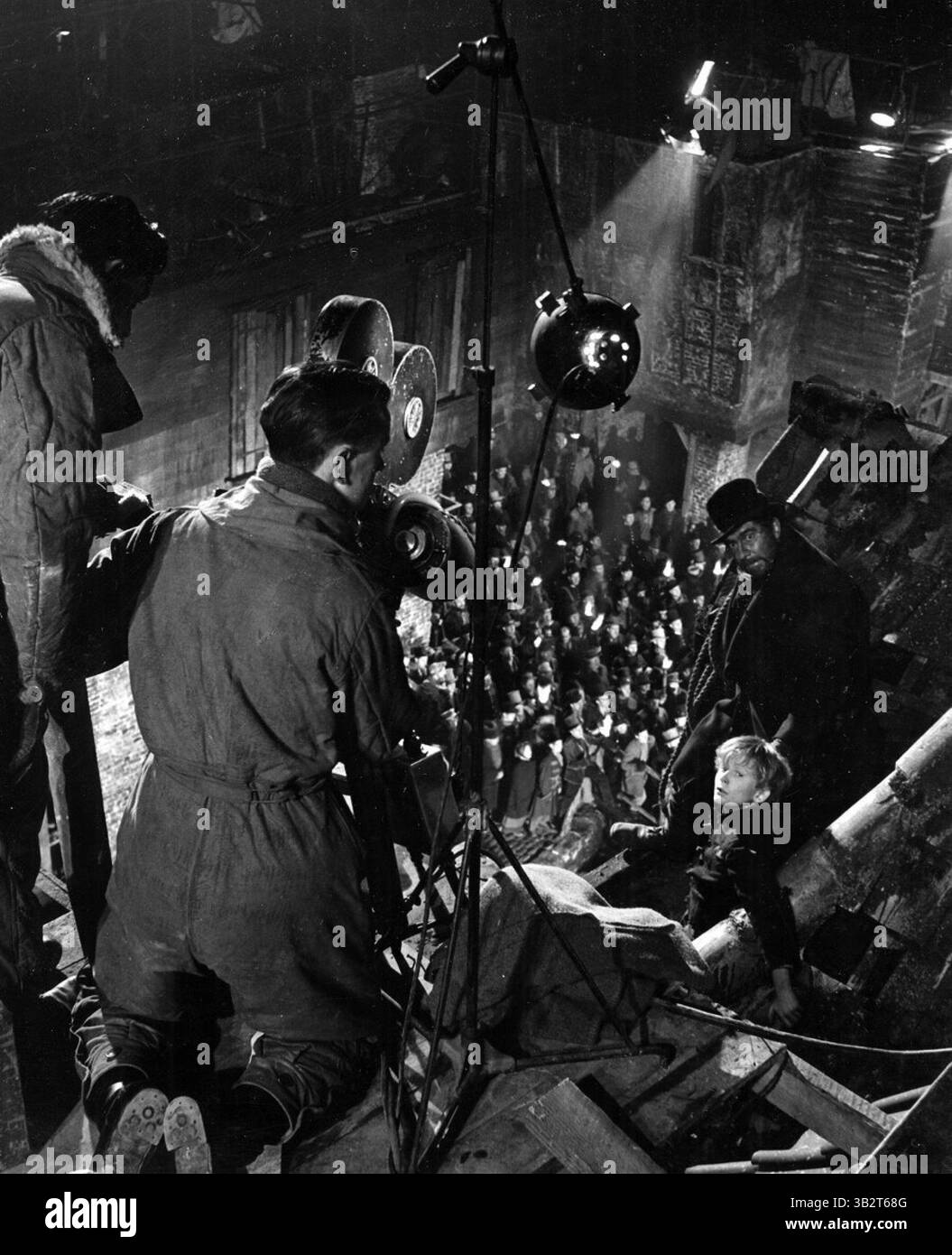 June 15, 1948 - Oliver Twist' - Behind the scenes filming - John Howard ...