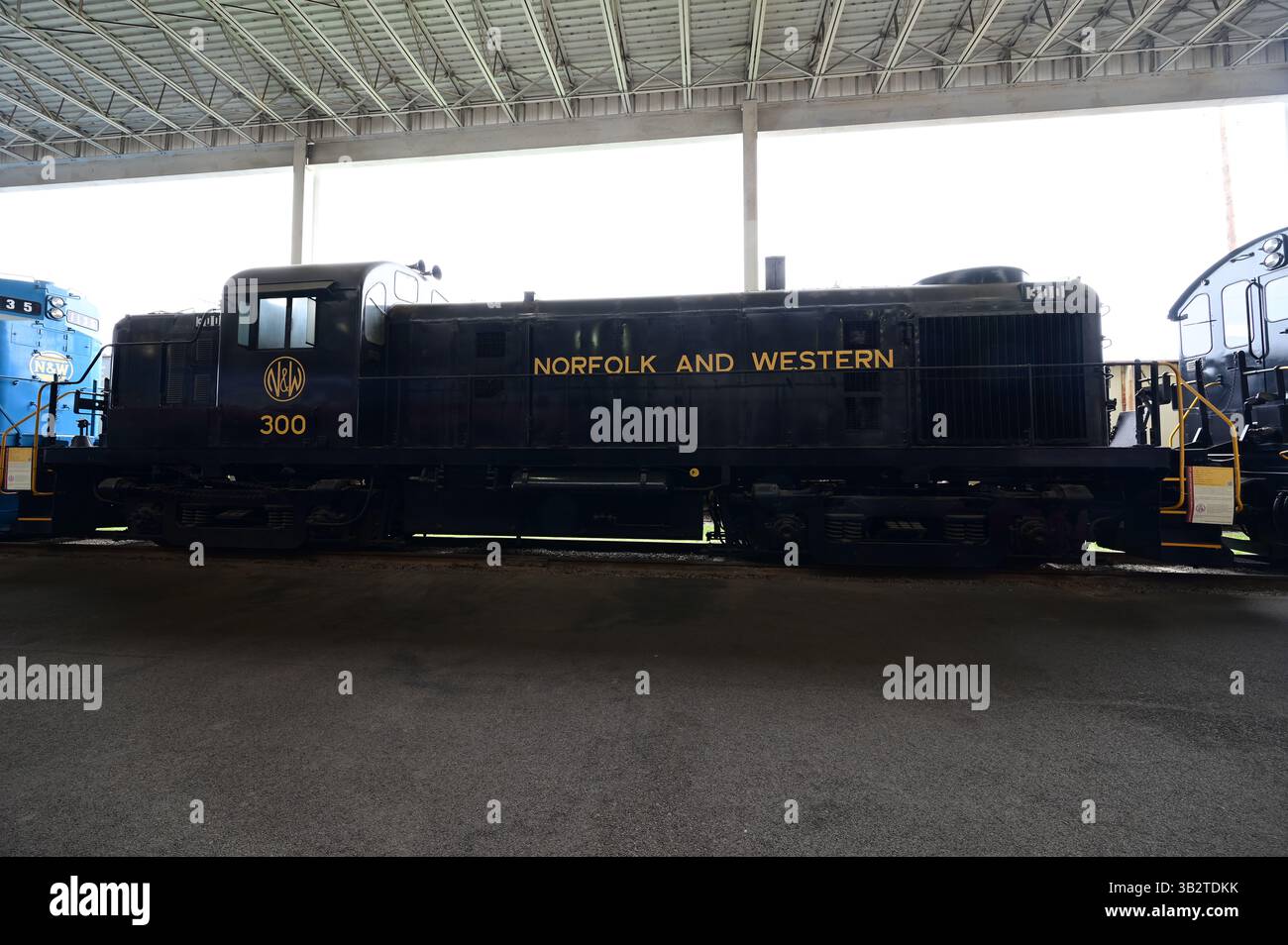 Norfolk & Western ALCO RS-3 Diesel Electric #300 Stock Photo - Alamy