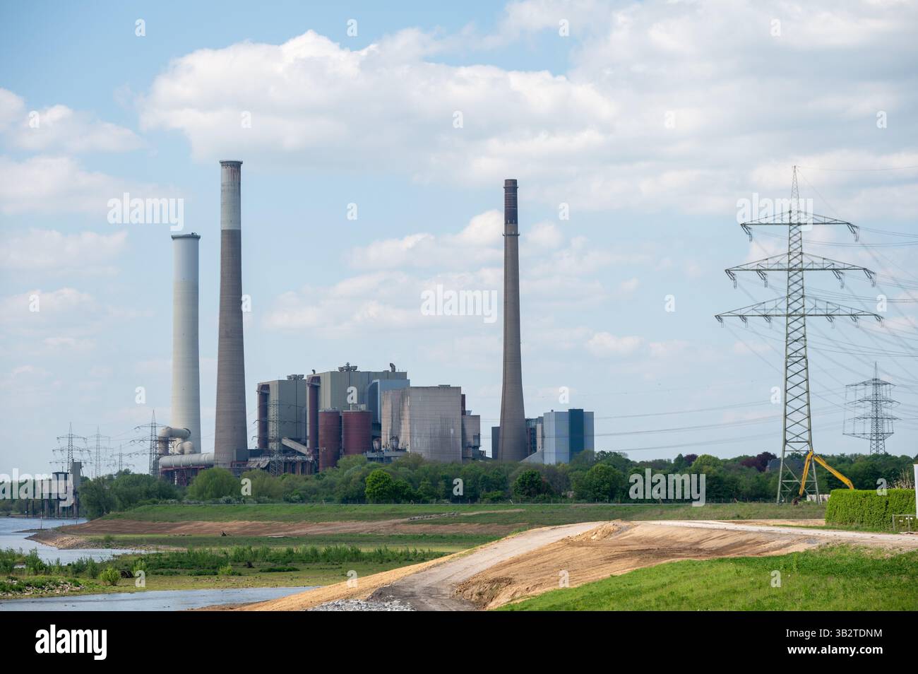 The decommissioned Voerde coal-fired power plant, at the mouth of the ...